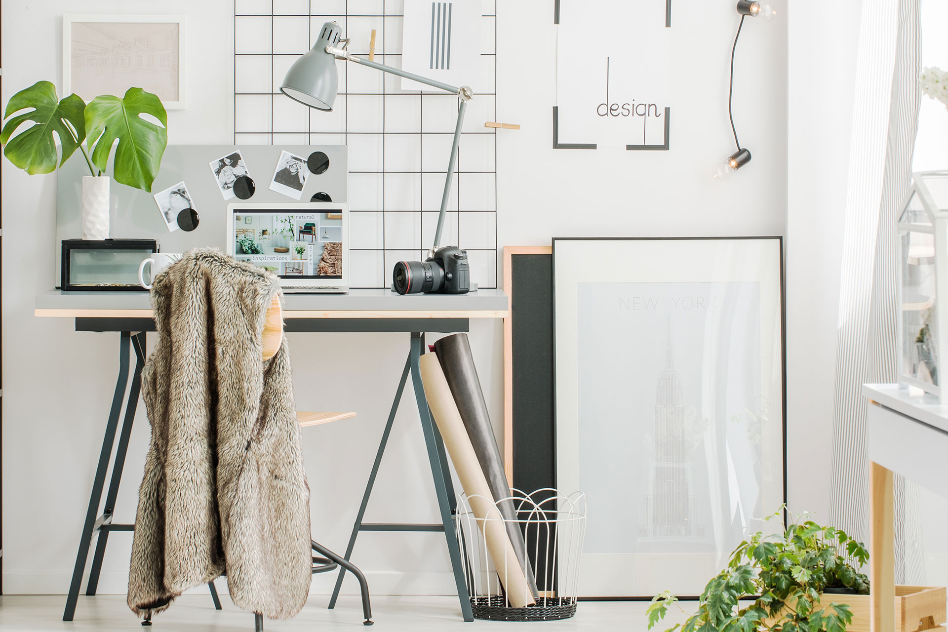 5 Cool Ideas to Decorate Your Computer Desk - Urban Concepts