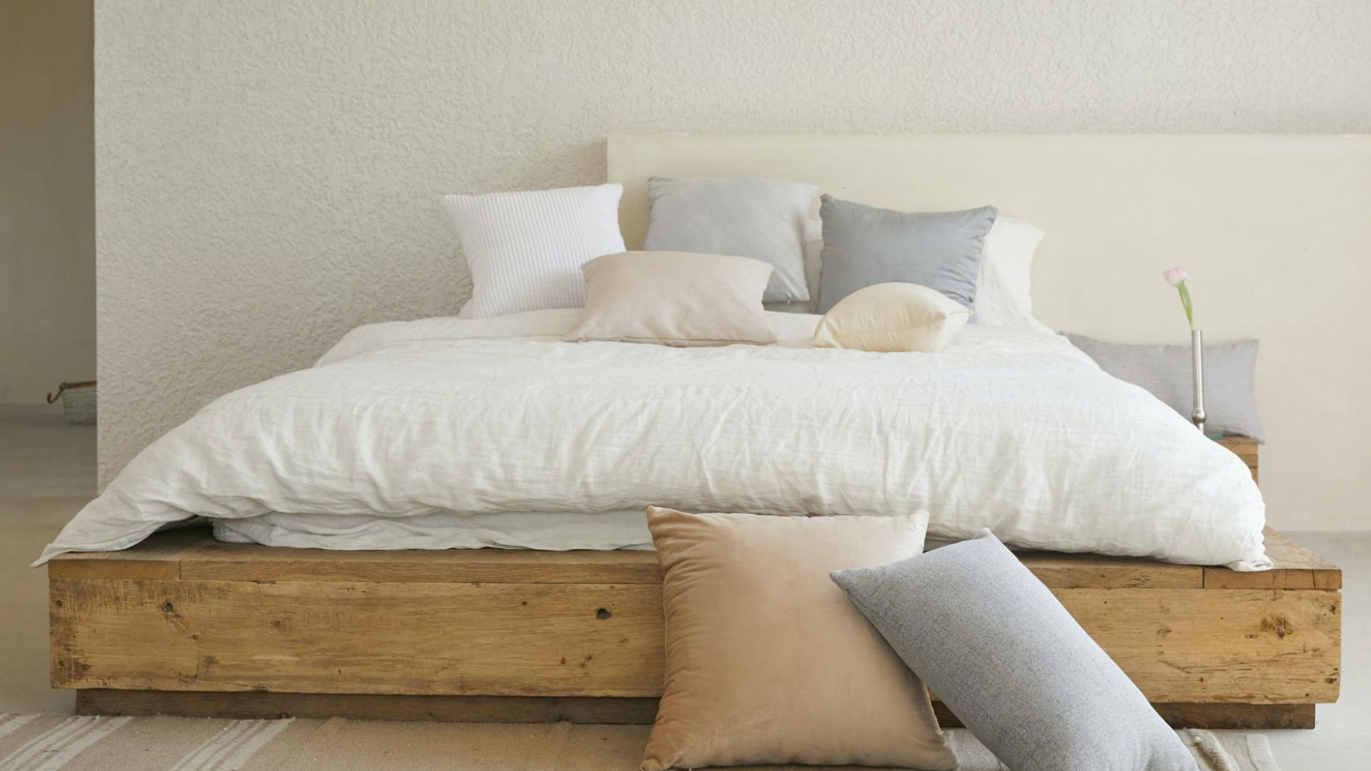 11 Tips on How to Create a Minimalist Bedroom - Urban Concepts
